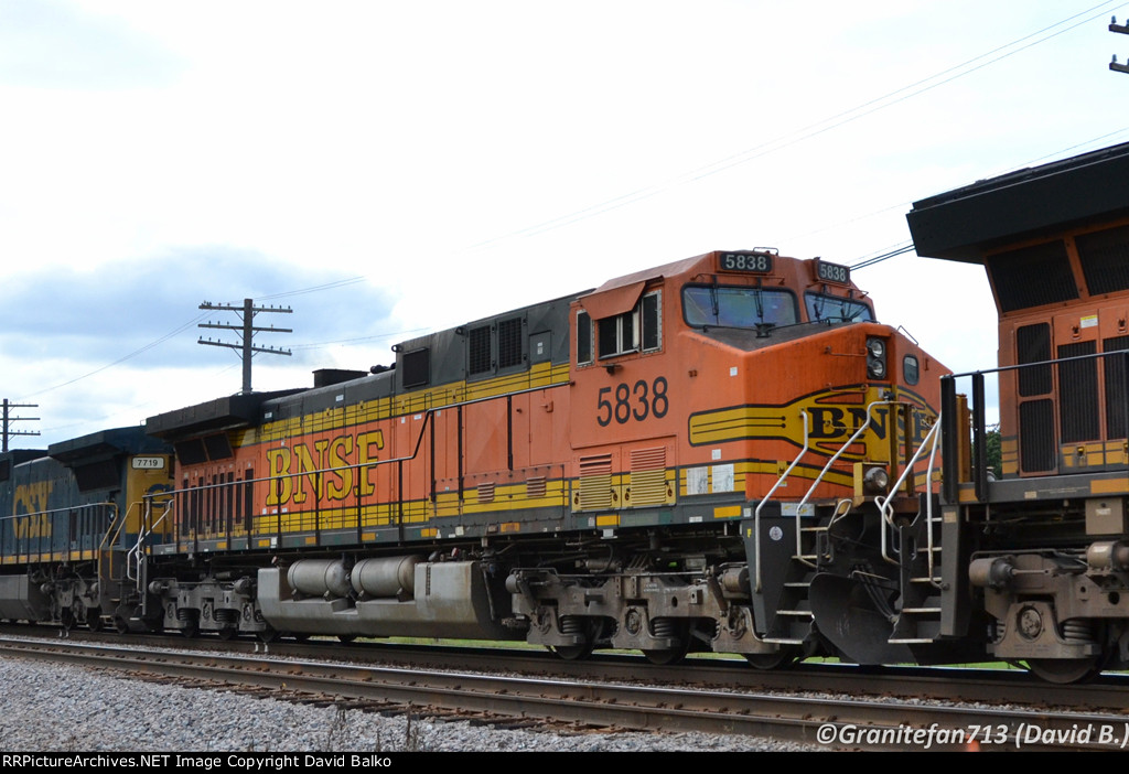 BNSF 5838